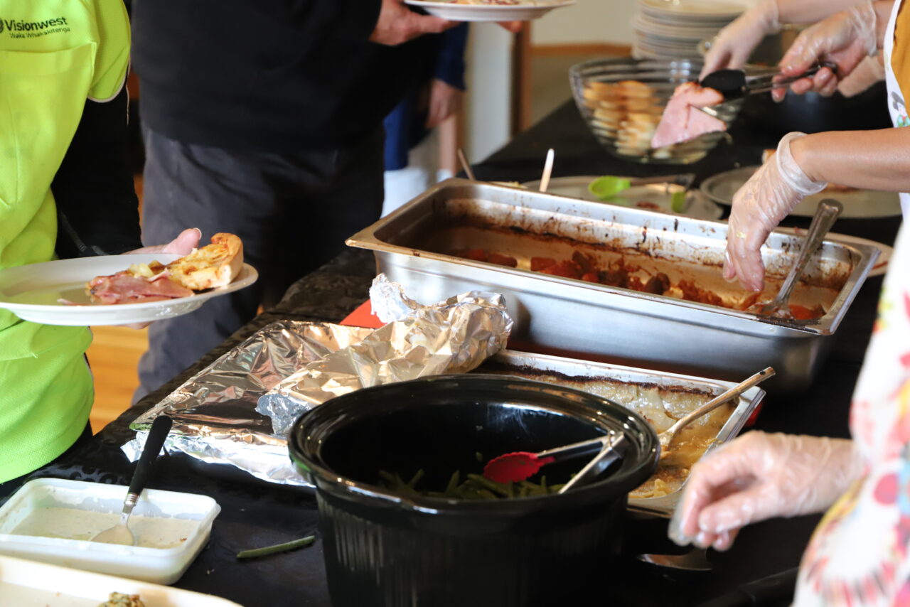 Pātaka Kai West Auckland Foodback | Emergency Food Support